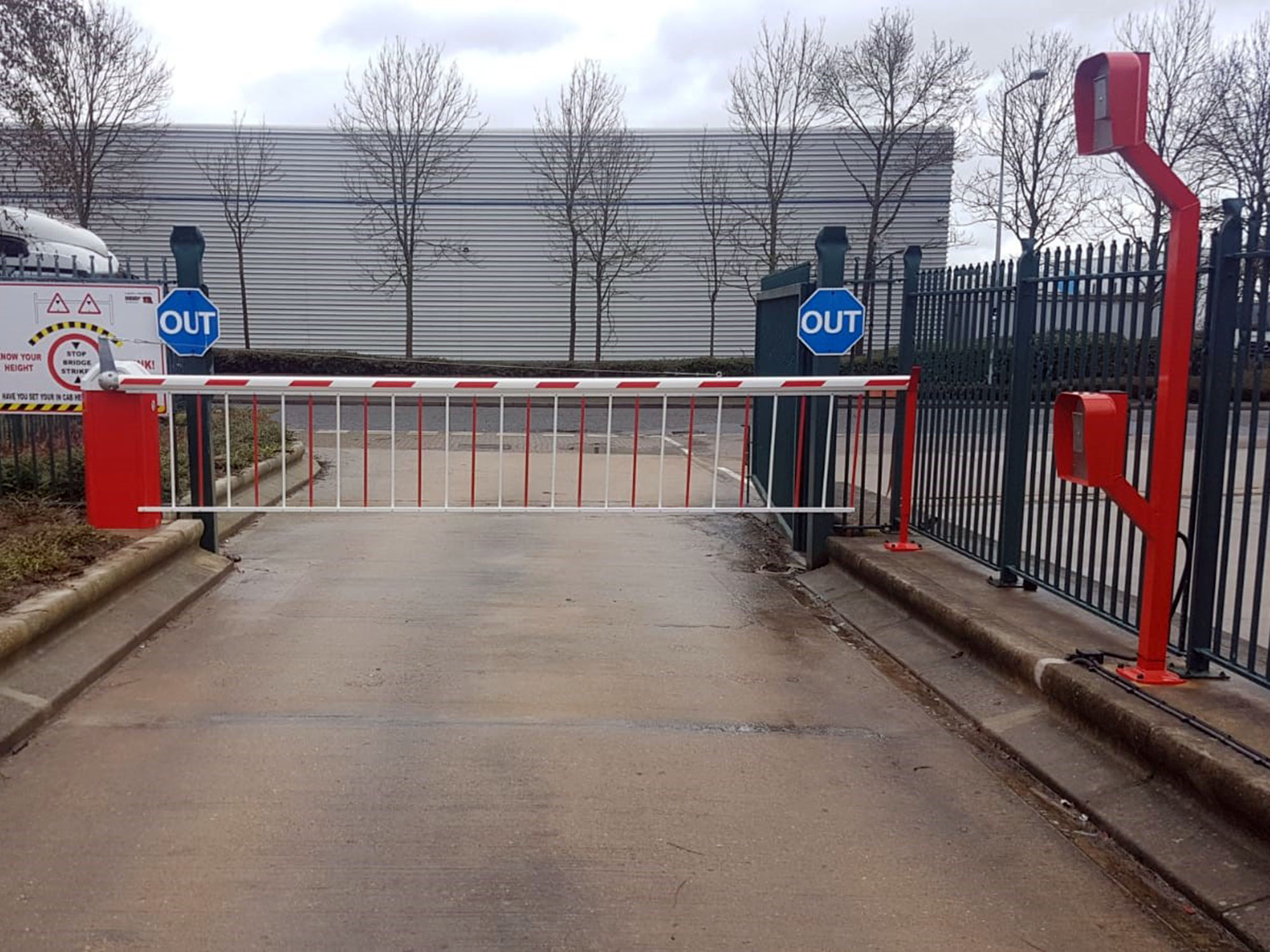 4 Signs your business premises needs perimeter protection